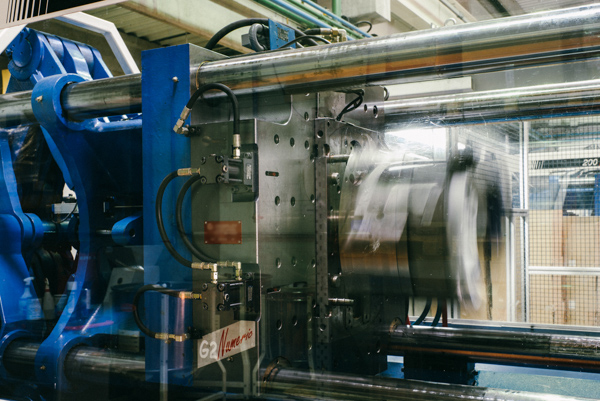 Injection bi matière : moulage par injection multi matière | Ixemer